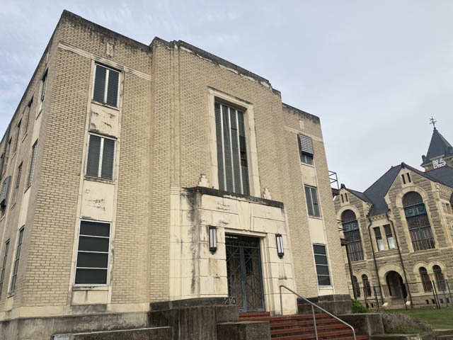 Community members who want jail options explored fill Victoria County ...