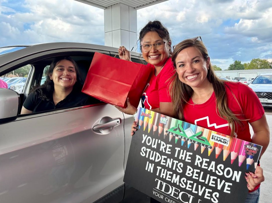 Local businesses show some love to area teachers | The Victoria Advocate