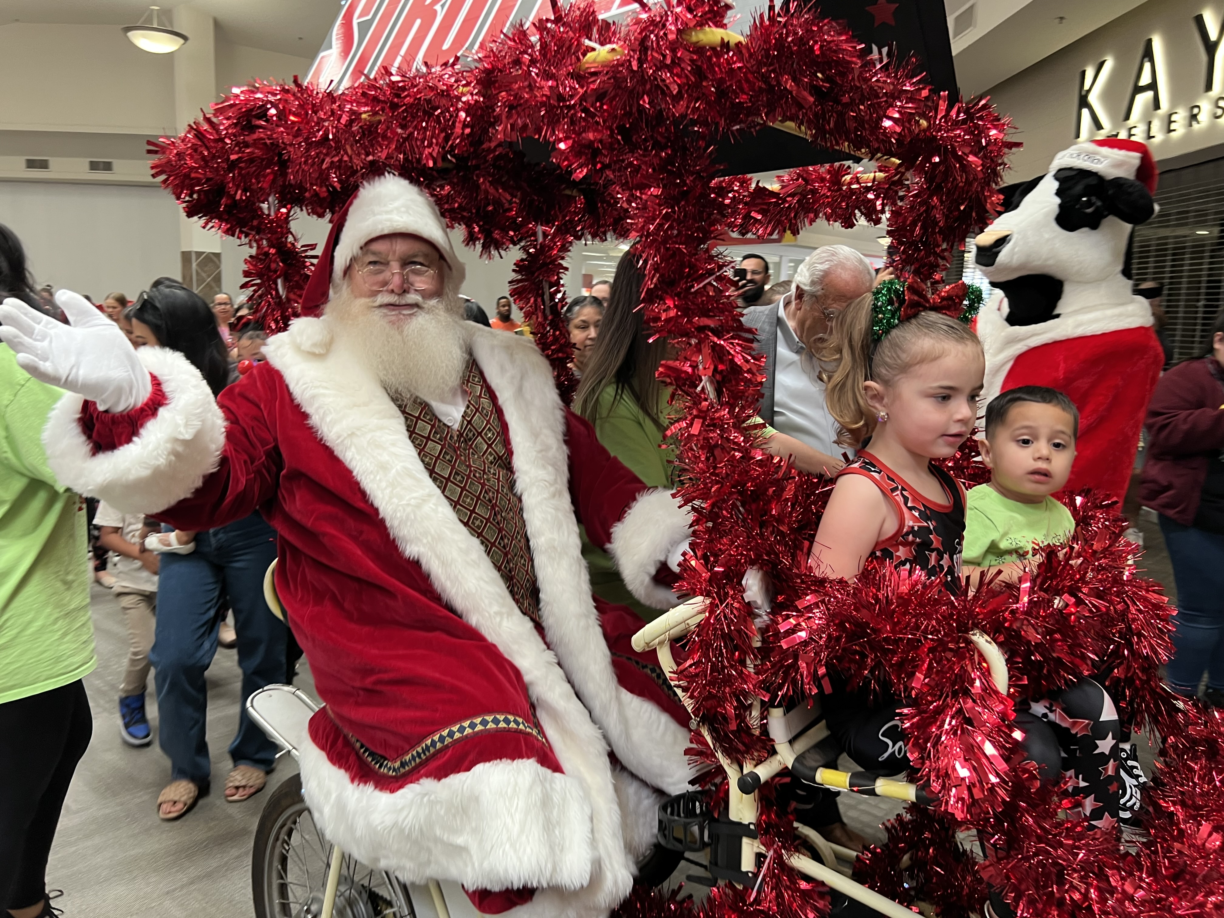 Heart of the Holidays: Victoria Mall to welcome Santa with community ...